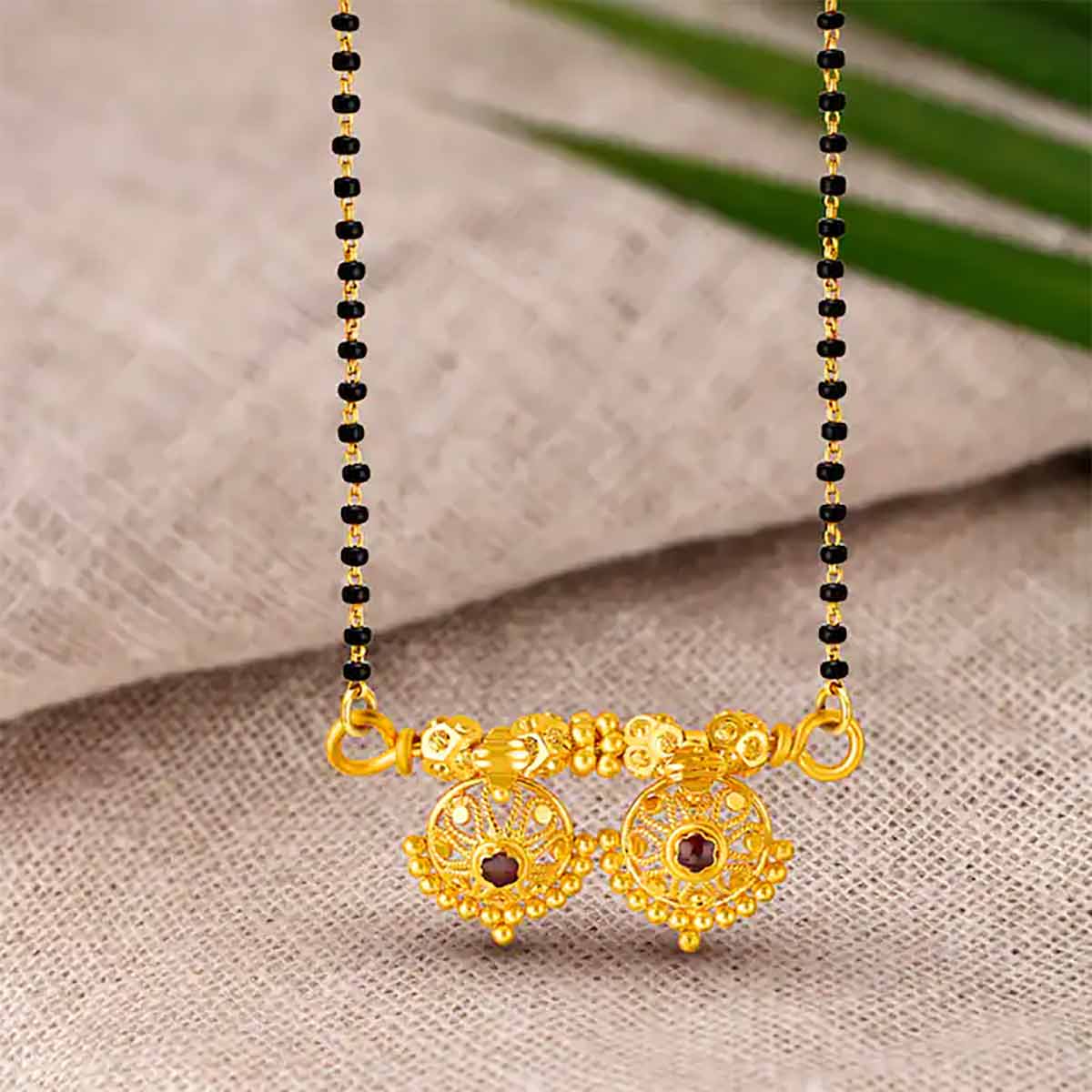मराठी मंगलसूत्र की नई डिजाइंस देखें और उससे जुड़े महत्‍व के बारे में ...