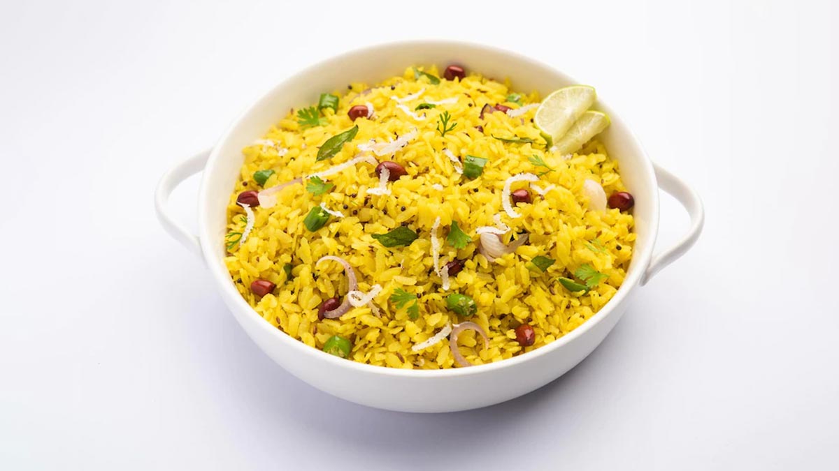 How To Make Poha Namkeen This Diwali| दिवाली पर पोहे से बनाएं नमकीन ...