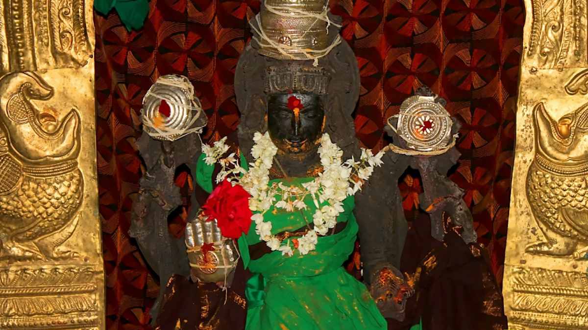 Famous Lakshmi Devi Temple| दक्षिण भारत का सबसे बड़ा मंदिर| Mahalaxmi ...