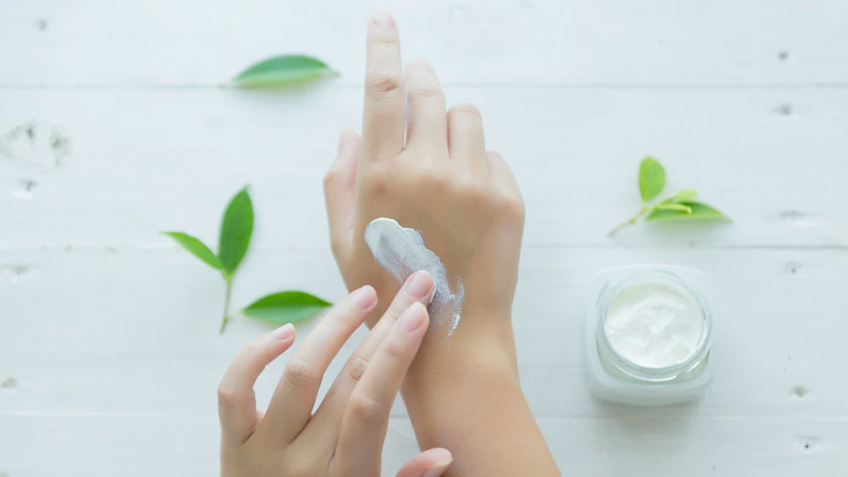 Beautiful Hands Tips| हाथों की केयर कैसे करें| | how to make hands ...