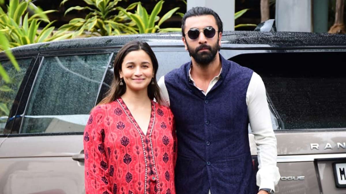 4 Times Alia & Ranbir Were Recently Spotted Giving Couple Goals