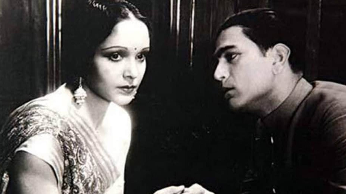 Bollywood First Kissing Scene| बॉलीवुड का पहला किसिंग सीन |Bollywood Ka ...