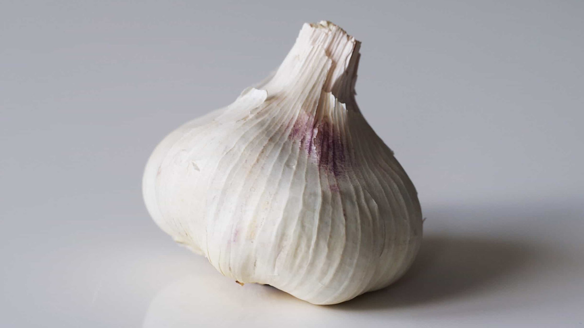 What Happens When You Rub Garlic ON Foot| लहसुन के उपाय| Garlic Ke ...