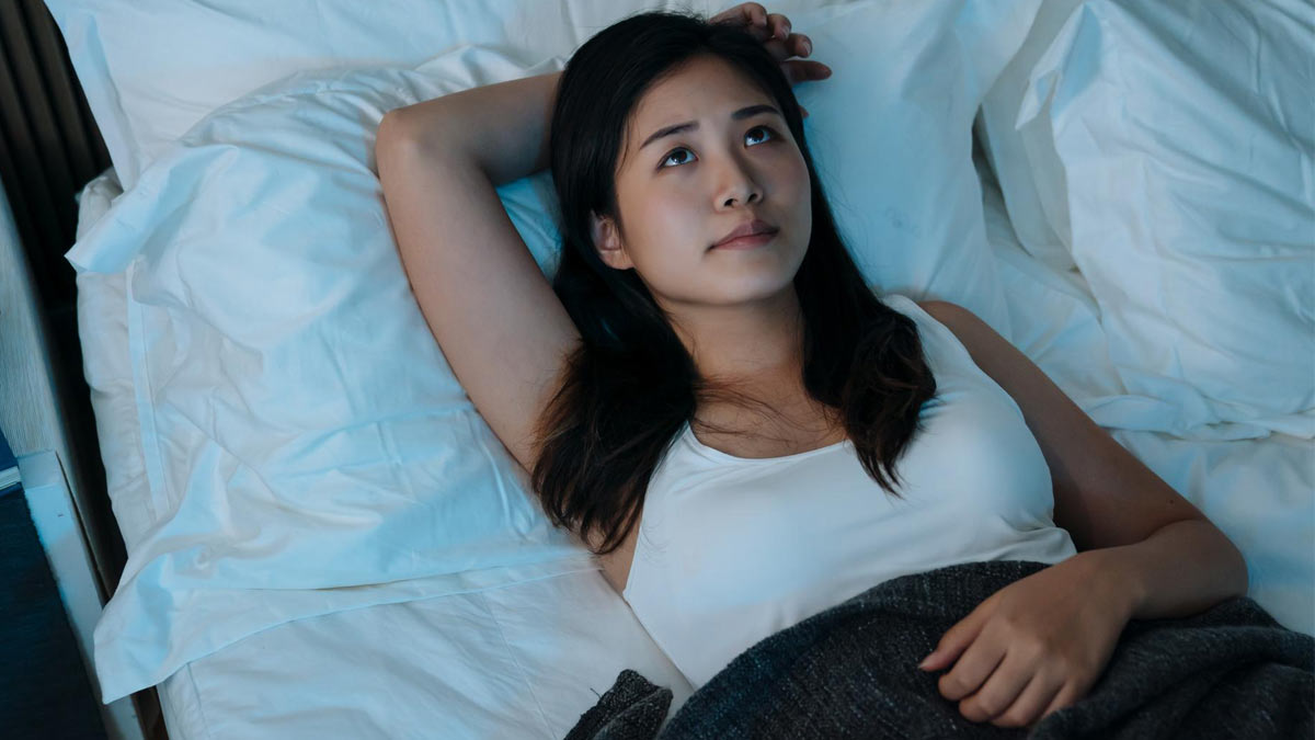 Sleeping Problems Solutions Home Remedies | सोते समय जानें क्यों होती है बेचैनी| Sone Samay ...