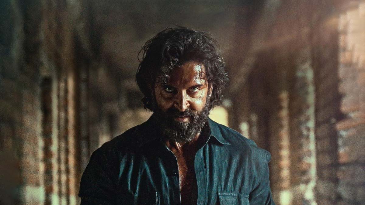 Hrithik Saif Starrer Vikram Vedha Twitter Praises Brilliant Actions