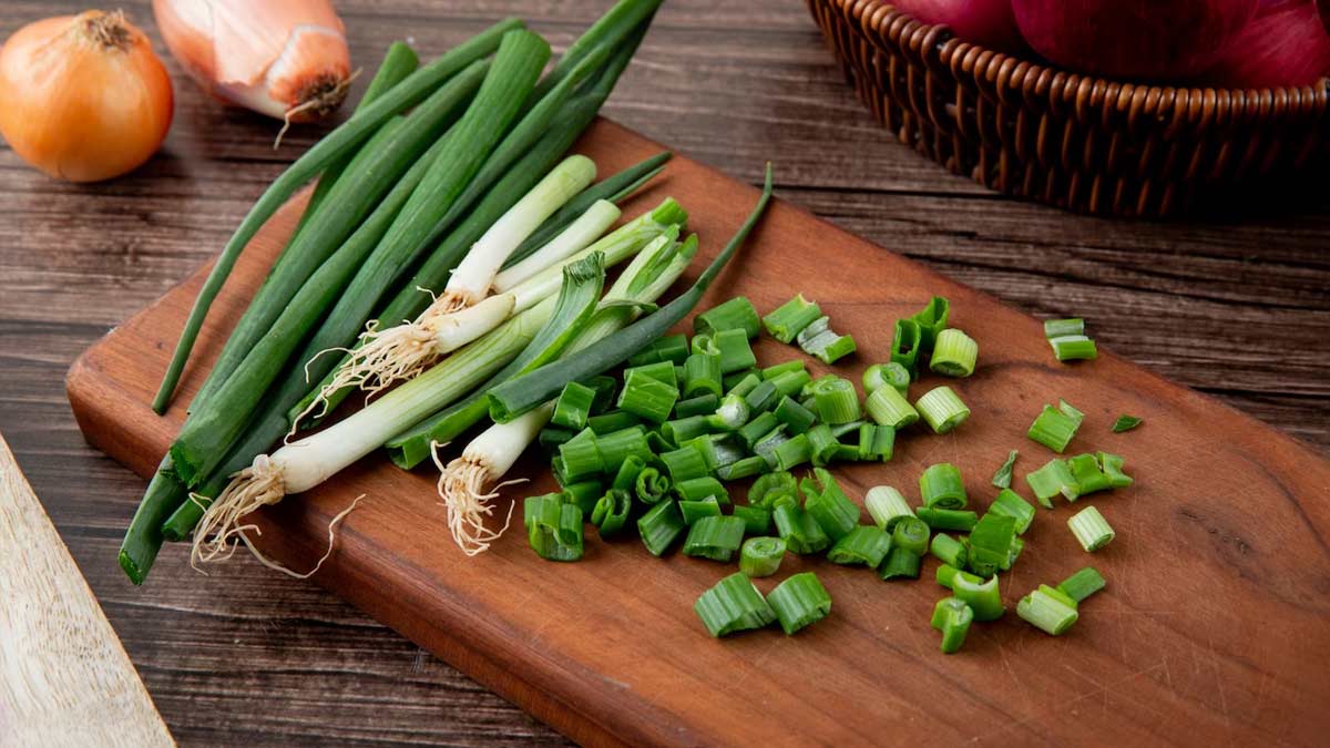வெங்காயத் தாள் சாப்பிடுவது உடலுக்கு நல்லதா? | is eating spring onions ...