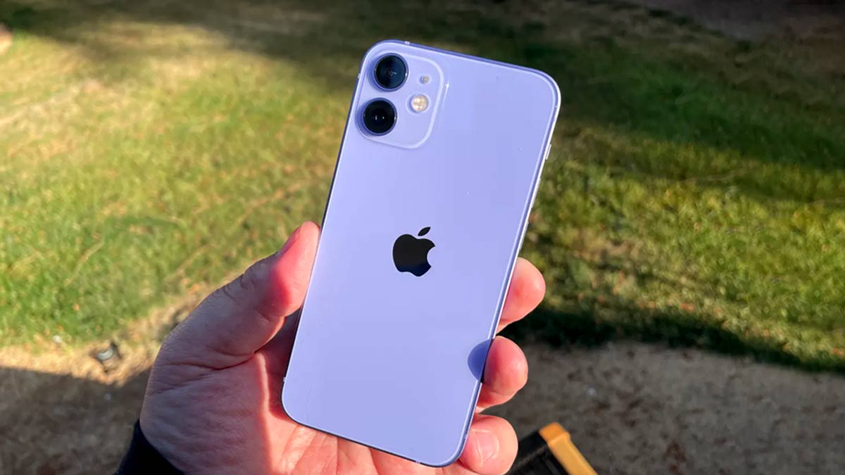 अगर चलाते हैं iPhone तो Apple द्वारा दी गई इस चेतावनी को न करें इग्नोर ... अगर चलाते हैं iPhone तो Apple द्वारा दी गई इस चेतावनी को न करें इग्नोर ...