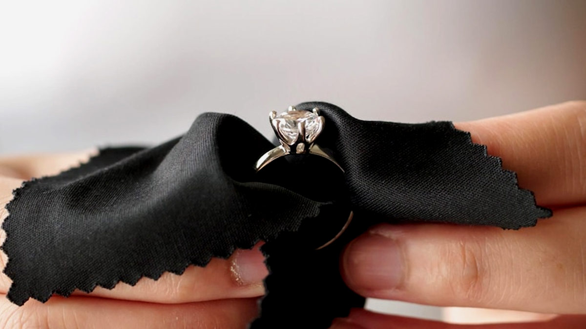 DIY Hacks To Polish Your Diamond Jewels At Home | Herzindagi