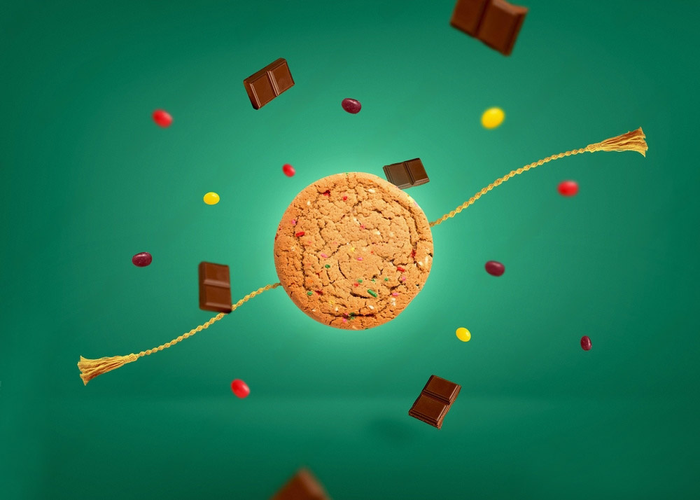 Raksha Bandhan 2023:इस रक्षाबंधन पर राखी बांधें ही नहीं खिलाएं भी ...