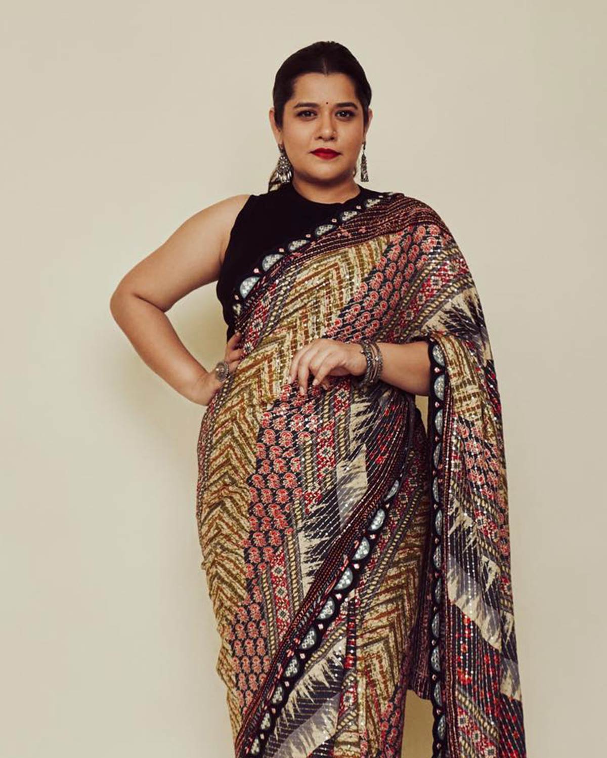 प्लस साइज पर खूब जचेंगे ये ब्लाउज, देखें लेटेस्ट डिजाइन | blouse ...