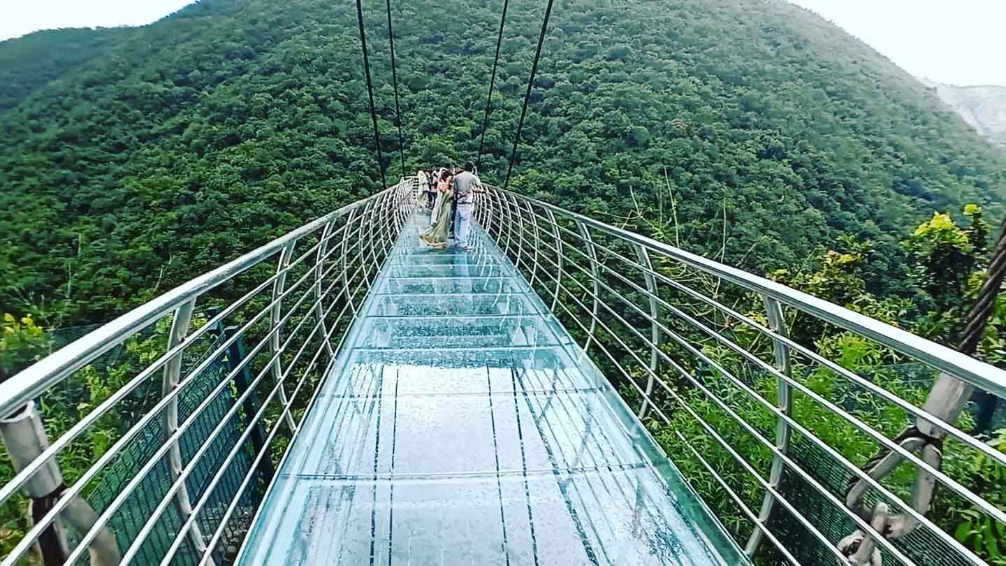 भारत के इन फेमस skywalk Bridge से दिखता है खूबसूरती का अद्भुत नजारा ...