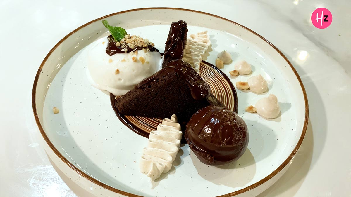 Blunch Cafe | Blunch Cafe Noida | Cafes In Noida | HerZindagi