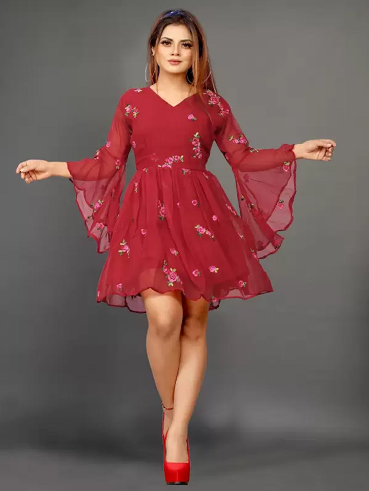 वैलेंटाइन डे के लिए बेहद खास है रेड ड्रेसेस, देखें डिजाइंस और करें ...