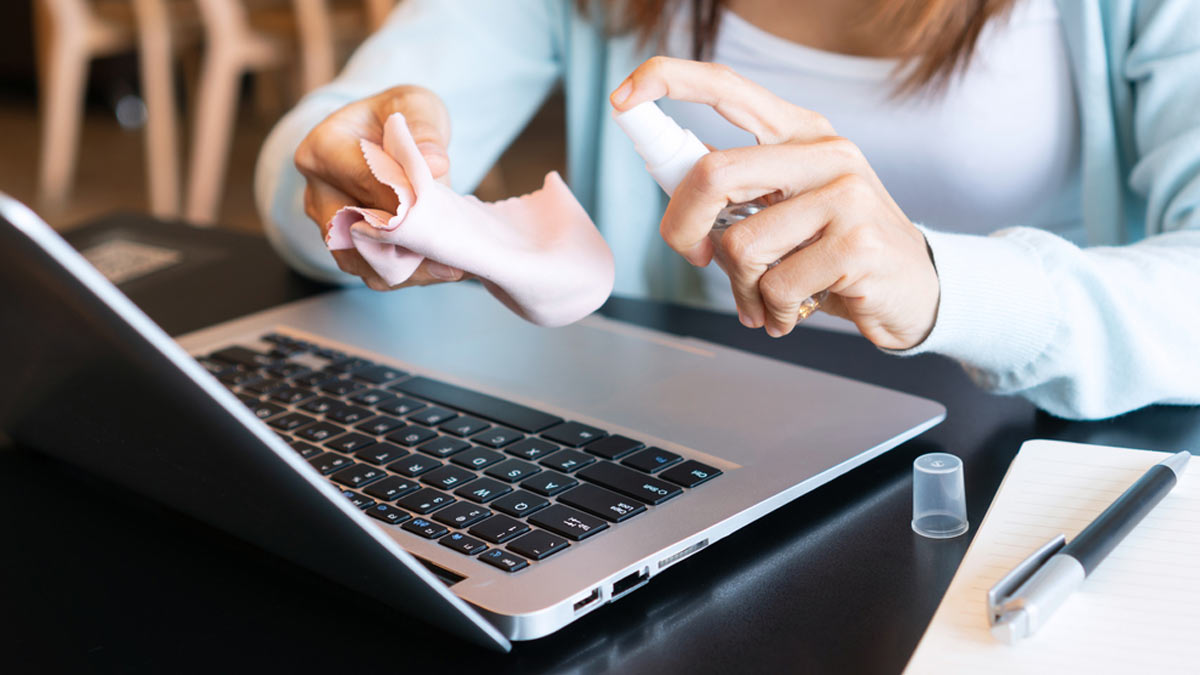 Clean Your Laptop the Right Way: 7 Steps To A Clean Laptop | HerZindagi