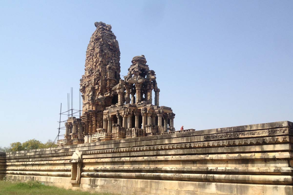 Kakanmath Temple: कहते हैं एक रात में भूतों ने कर दिया था इस मंदिर का ...