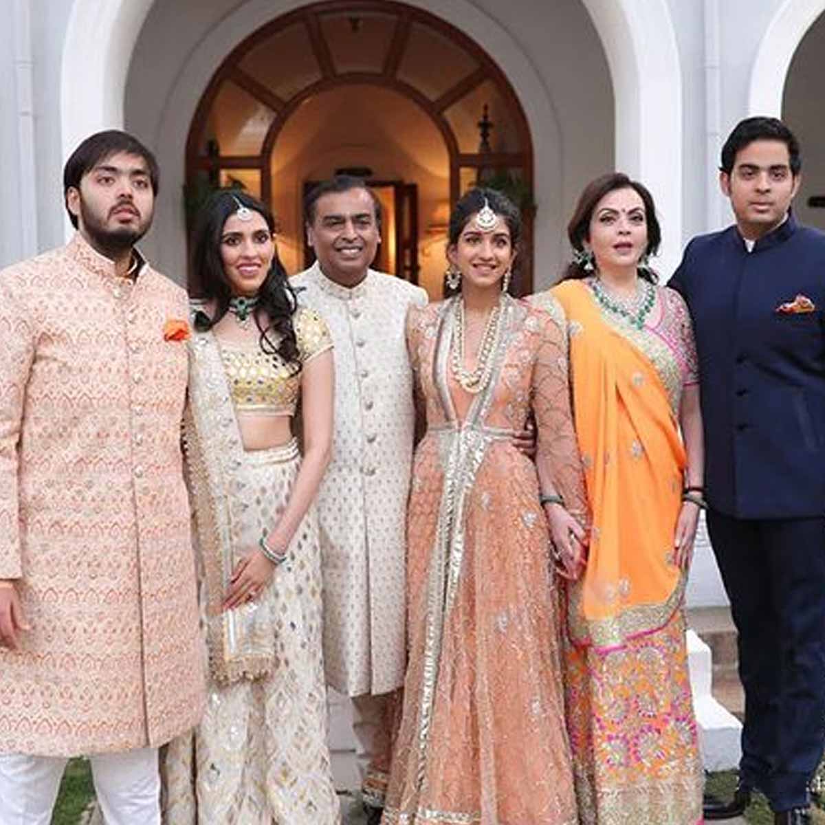Mukesh Ambani Family : ஆசியாவின் மிகப் பெரிய பணக்காரர் அம்பானி என்ன ...