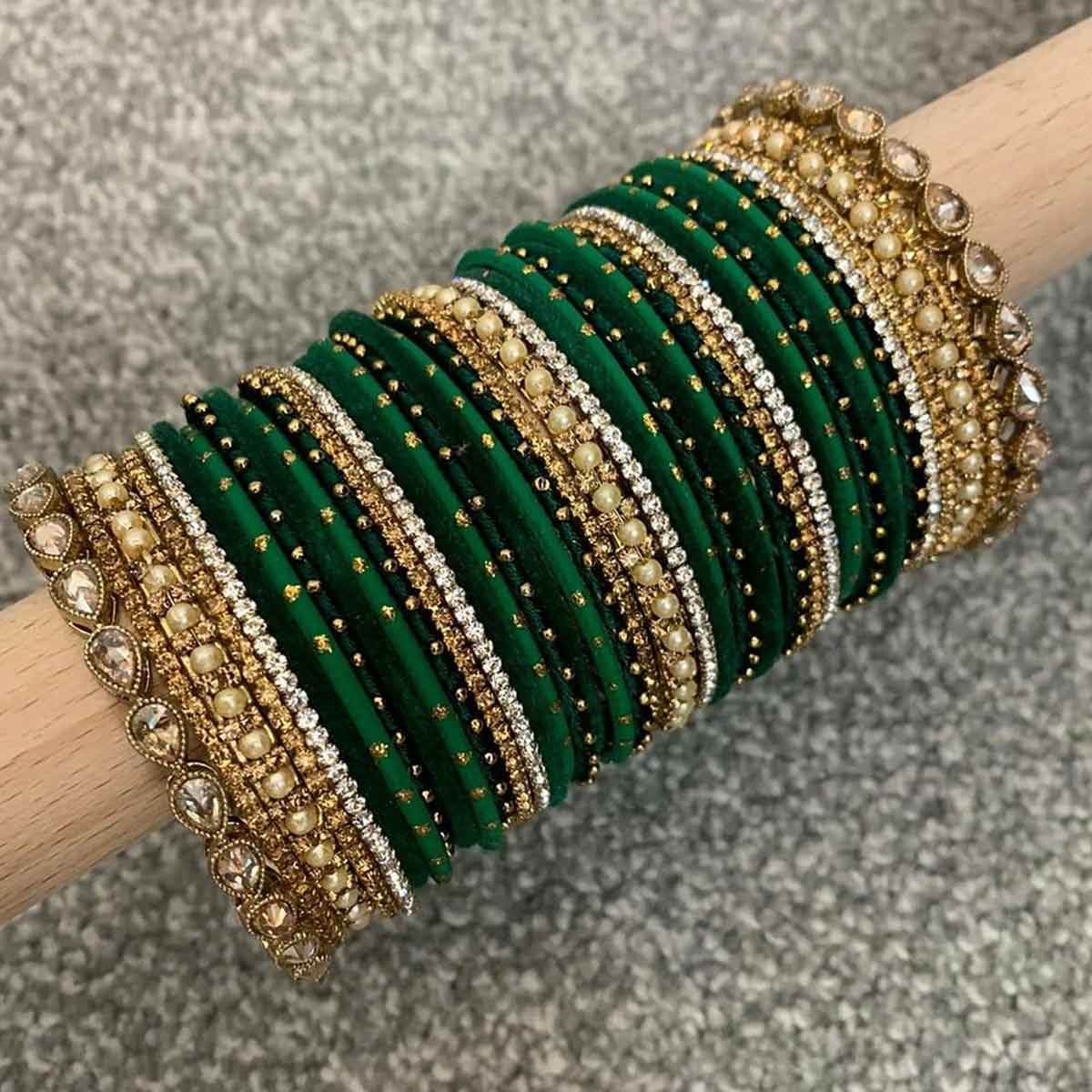 हरे रंग की चूड़ियों के साथ कंगन को इस तरह करें स्टाइल, दिखेंगी आकर्षक ...