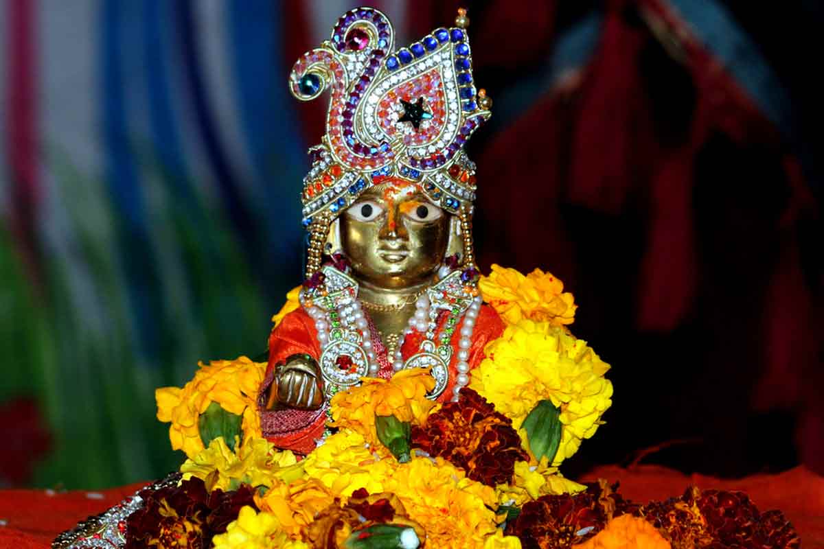 Adhik Maas 2023: आज से अधिक मास शुरू, लड्डू गोपाल का इस तरह करें ... Adhik Maas 2023: आज से अधिक मास शुरू, लड्डू गोपाल का इस तरह करें ...