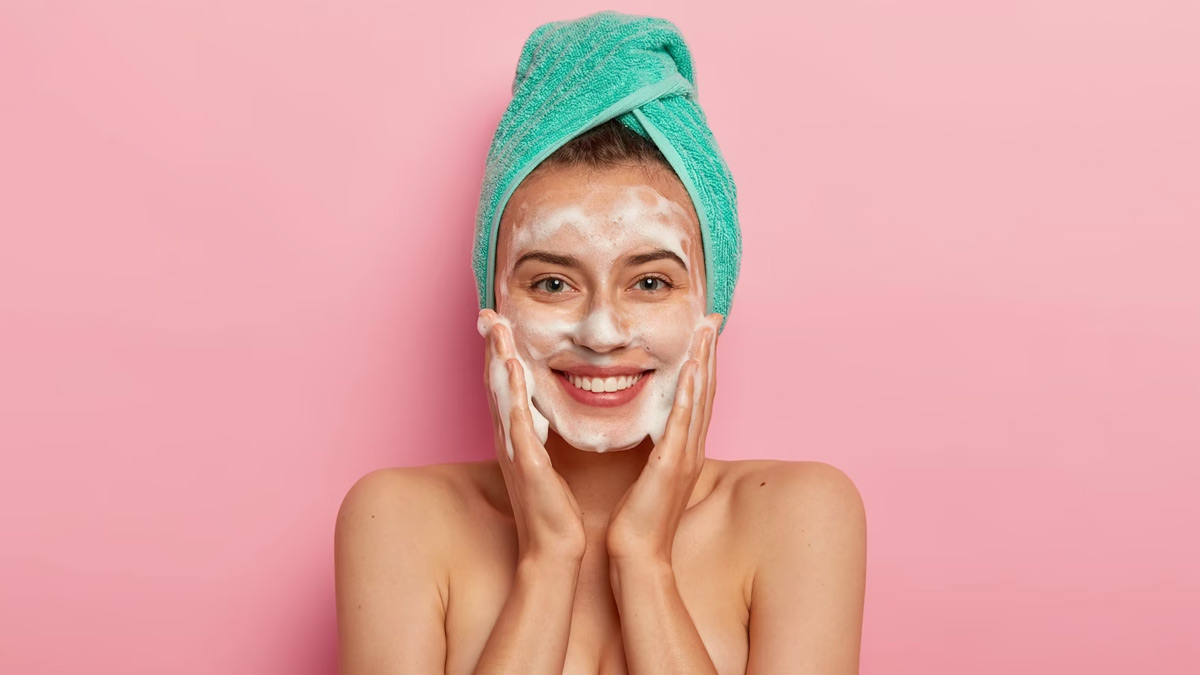 ड्राई स्किन के लिए घर पर बनाएं फेस वॉश Homemade Face Wash For Dry
