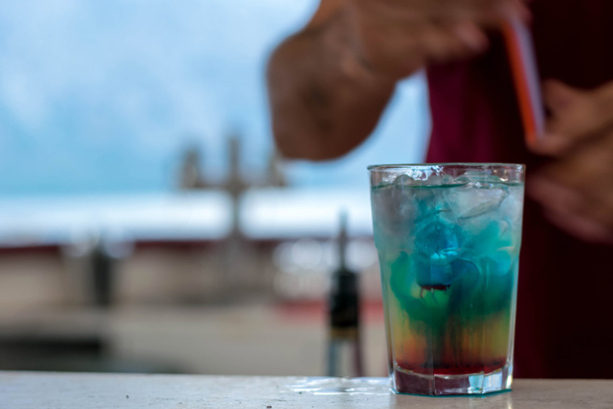 4 Easy Cocktail Recipes To Include In Your Pride Party | Herzindagi