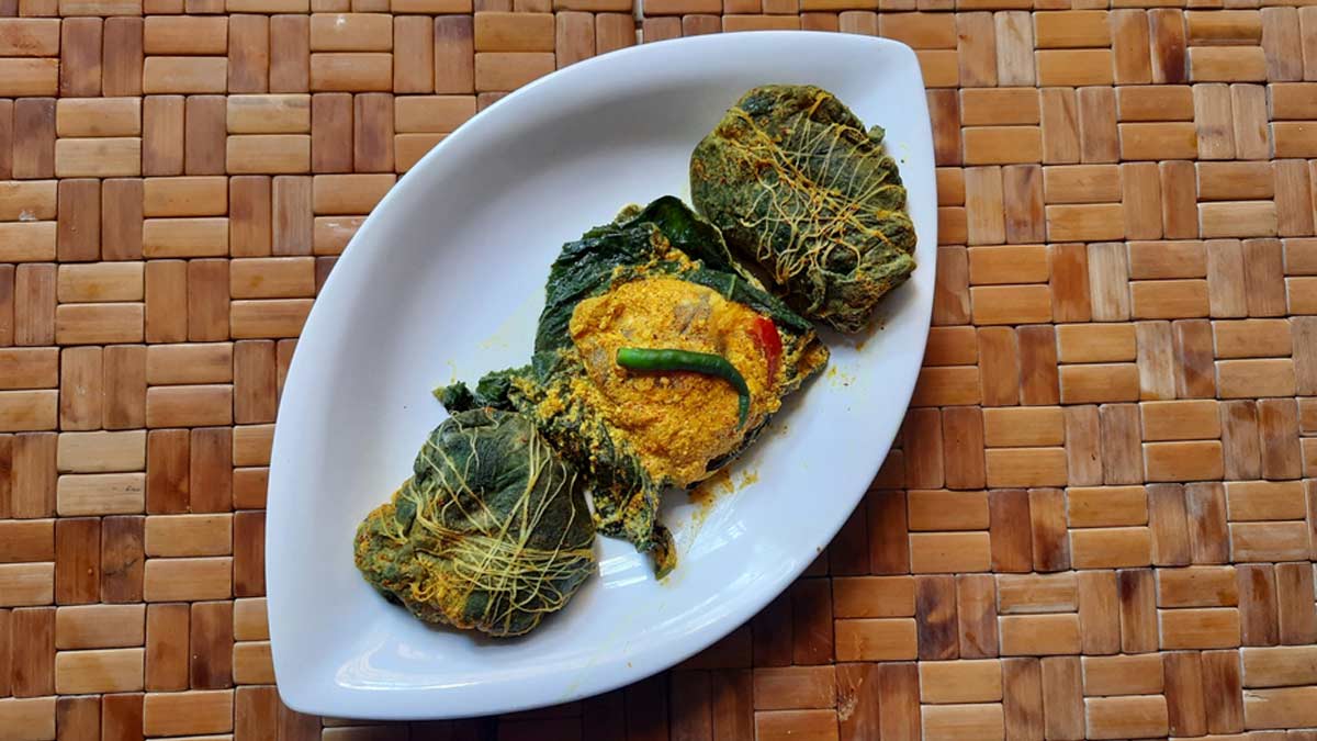 Try This Bengali Bhetki Macher Paturi Recipe At Home | HerZindagi