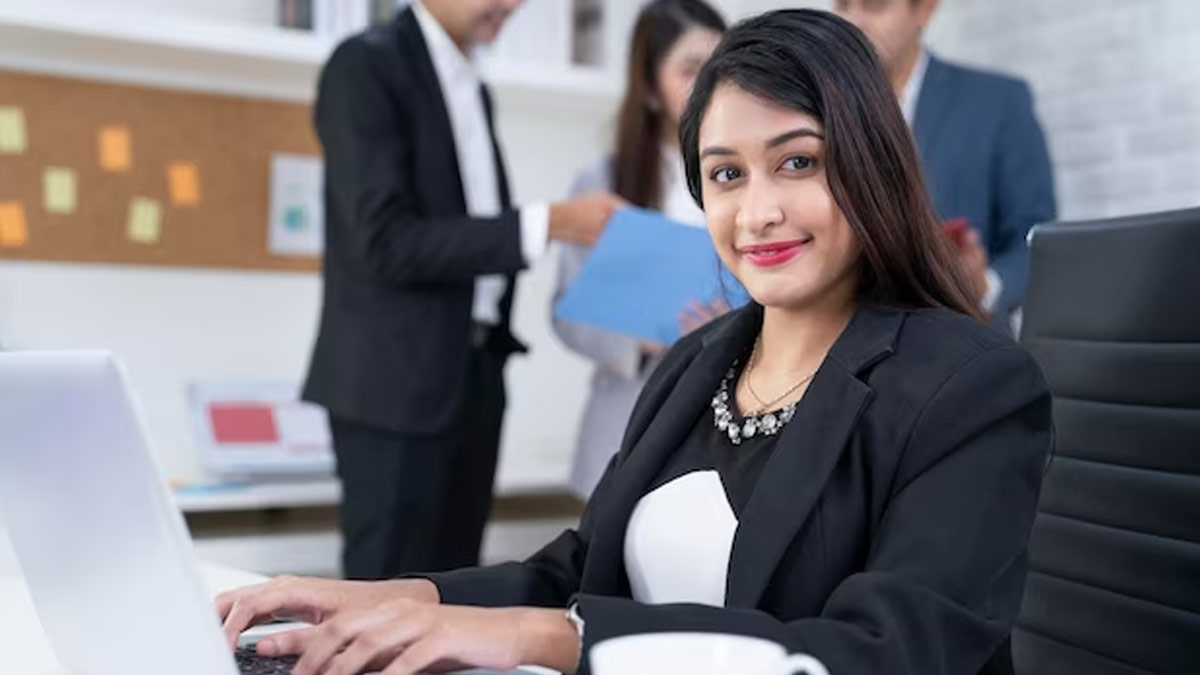 बनना चाहती हैं आत्मनिर्भर तो पीएम नई रोशनी स्कीम में तुरंत करें अप्लाई ...