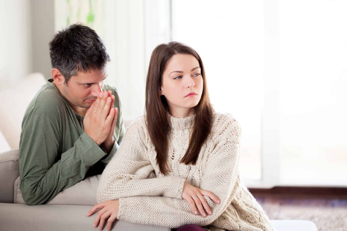 नाराज गर्लफ्रेंड को मनाने के आसान तरीके | how to calm down your angry ...