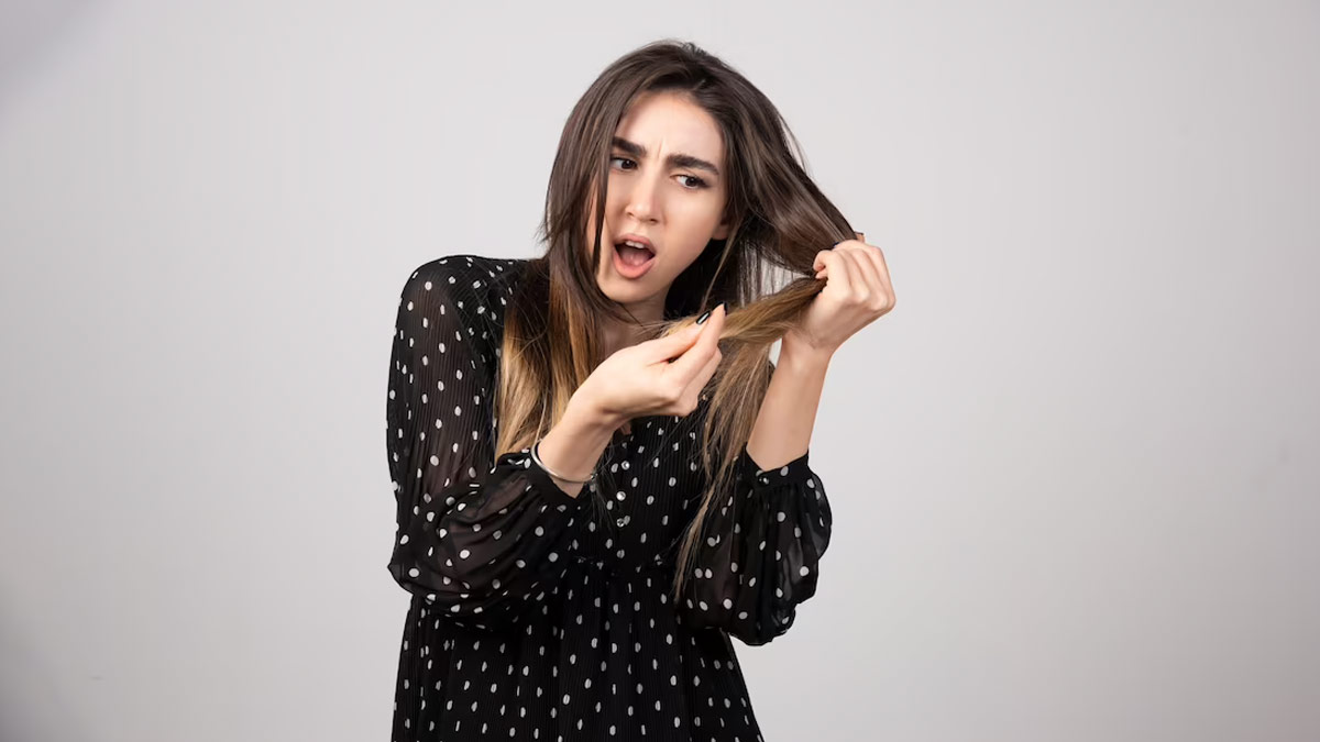 पसीने के कारण बालों से आती है बदबू? आजमाएं ये उपाय | how to get rid of ...