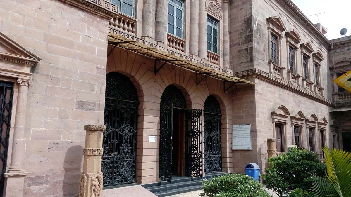 भुज के इन म्यूजियम को देखने का है अपना एक अलग अनुभव, आप भी घूम आएं ...