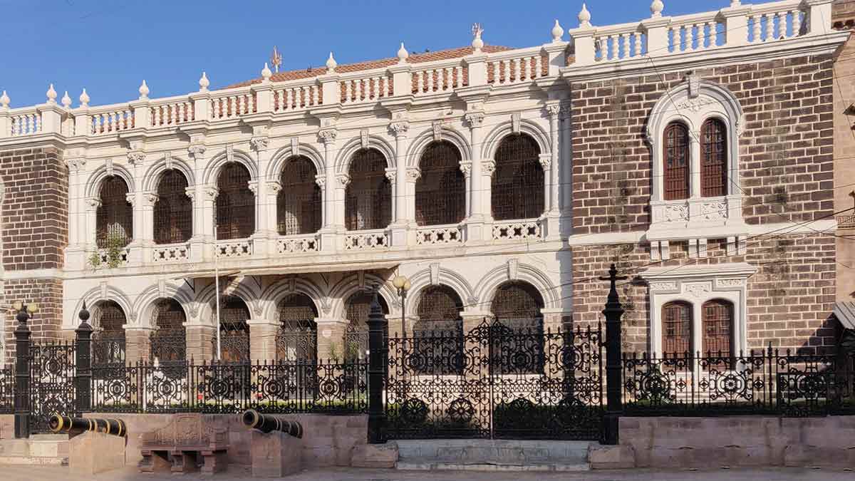 भुज के इन म्यूजियम को देखने का है अपना एक अलग अनुभव, आप भी घूम आएं ...