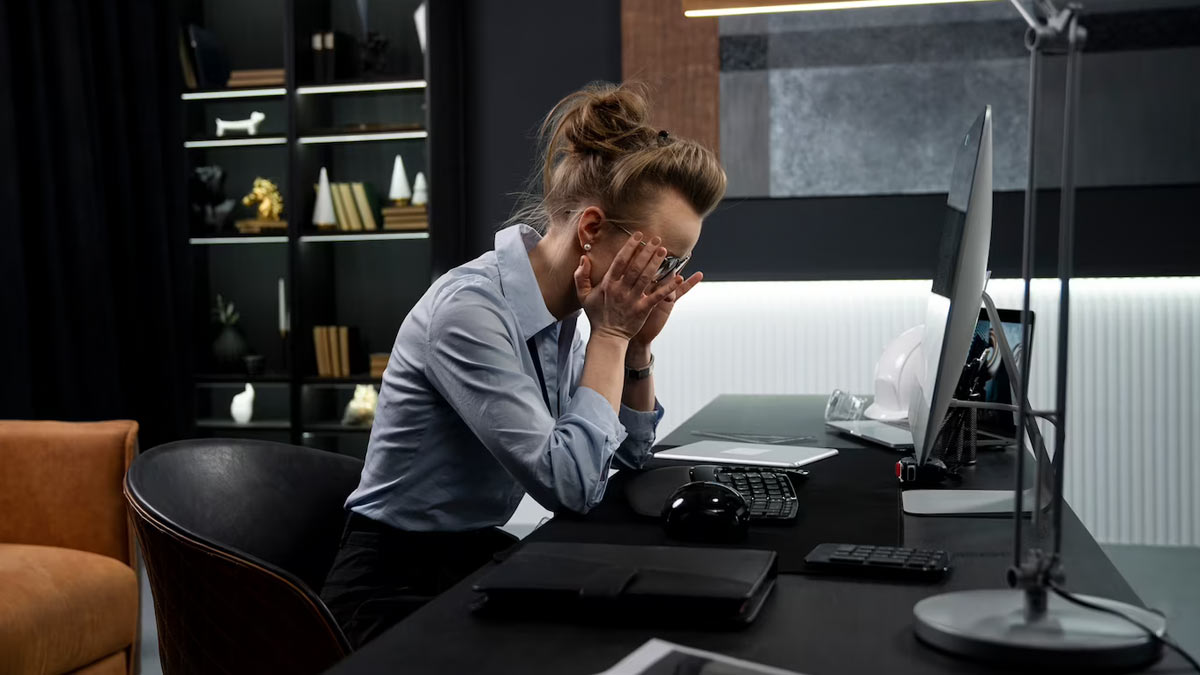 वर्कप्लेस में बार-बार आता है रोना तो इन बातों पर दें ध्यान | how to ...