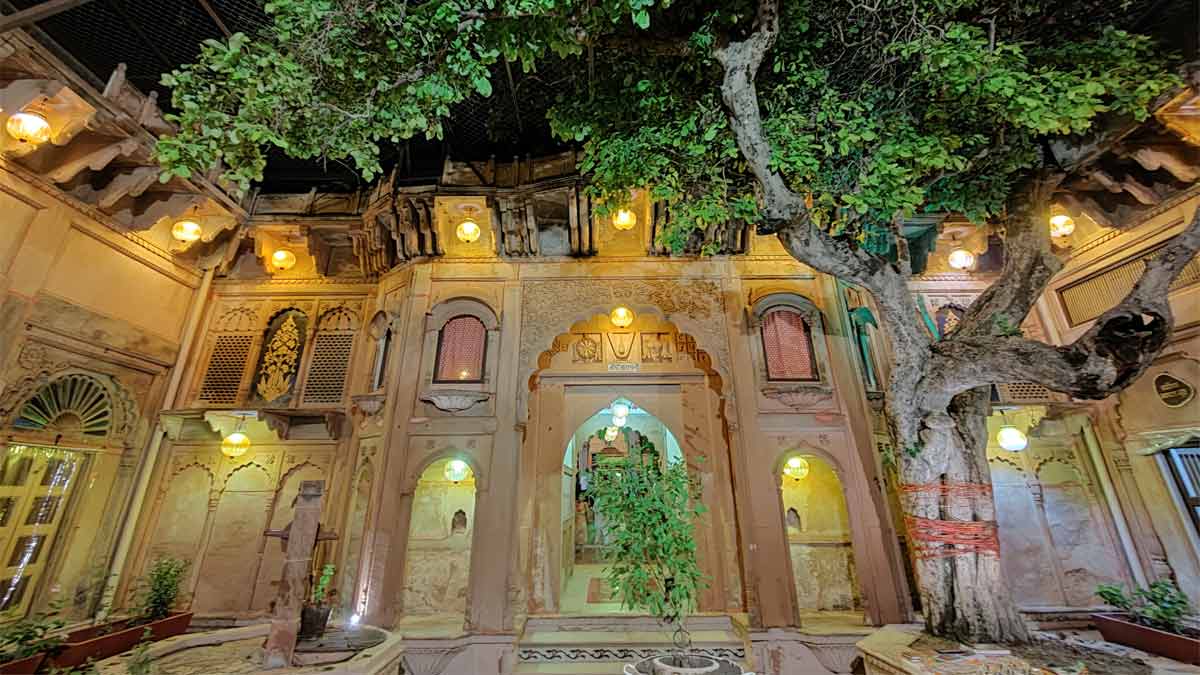 Vrindavan Mystery वृंदावन के ये तीन रहस्य आज भी हैं एक पहेली Know