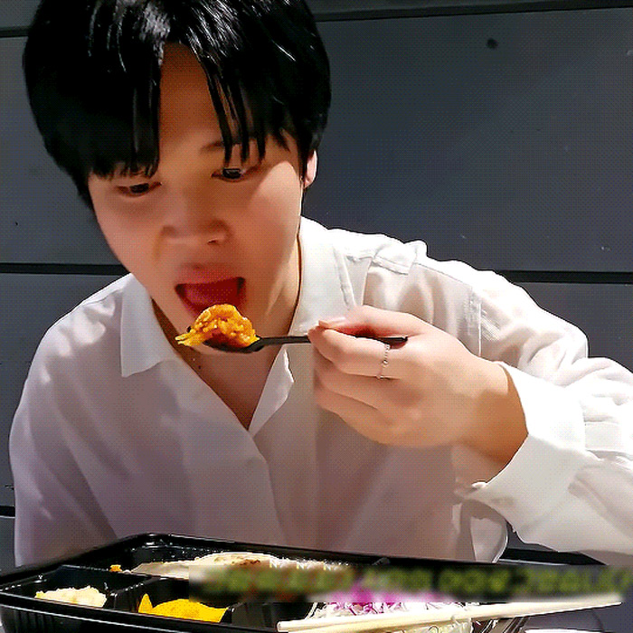 BTS का स्टेपल फूड है किमची और राइस, कभी आपको भी लगे भूख तो करें इसे ...