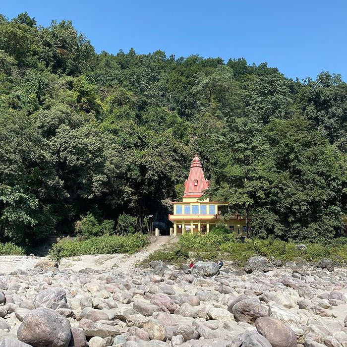 भगवान राम के गुरु ऋषि वशिष्ठ की गुफा क्यों है सैलानियों के लिए बेहद खास ...