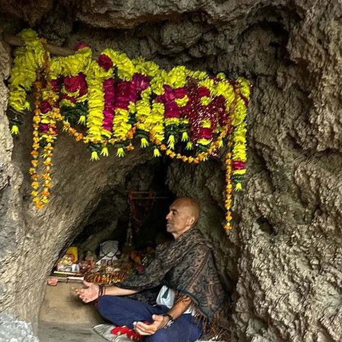 भगवान राम के गुरु ऋषि वशिष्ठ की गुफा क्यों है सैलानियों के लिए बेहद खास ...