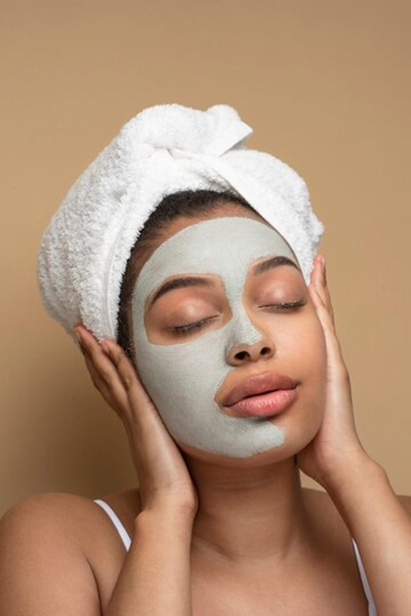 Korean Beauty: शीशे की तरह चमकानी है चेहरे की त्वचा तो करें बेसन को इन ...