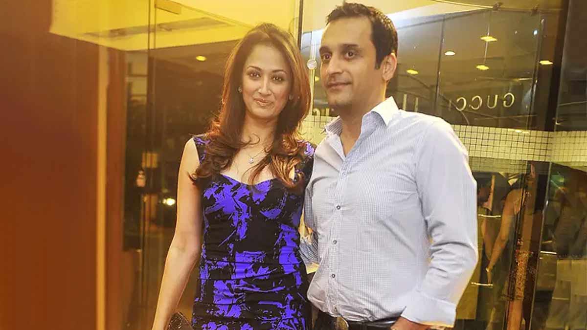 Swades Actress Gayatri Joshi And Her Husband Met With An Accident In