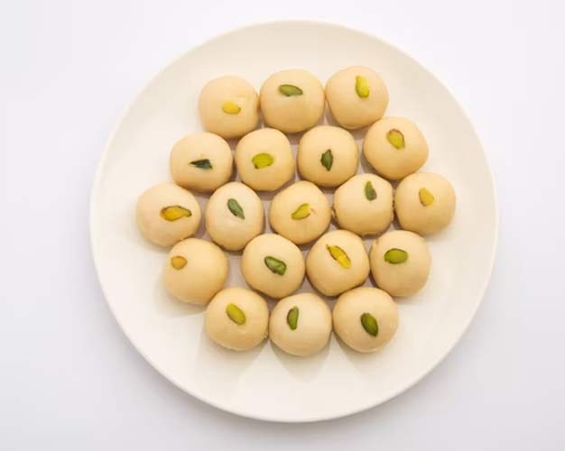 Milk Peda Recipe: Try This Iconically Indian Milk Peda To Impress Your ...