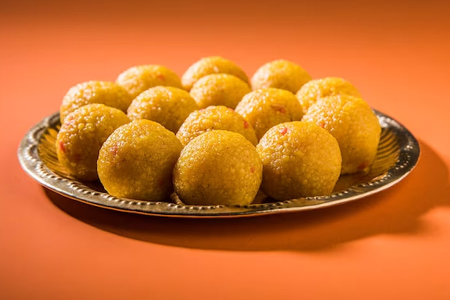 छत्तीसगढ़ी शादी में बनाए जाते हैं ये स्पेशल लड्डू, आप भी जानें ...