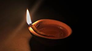 आखिर नरक चतुर्दशी के दिन बुजुर्गों को क्यों जलाना चाहिए दीपक