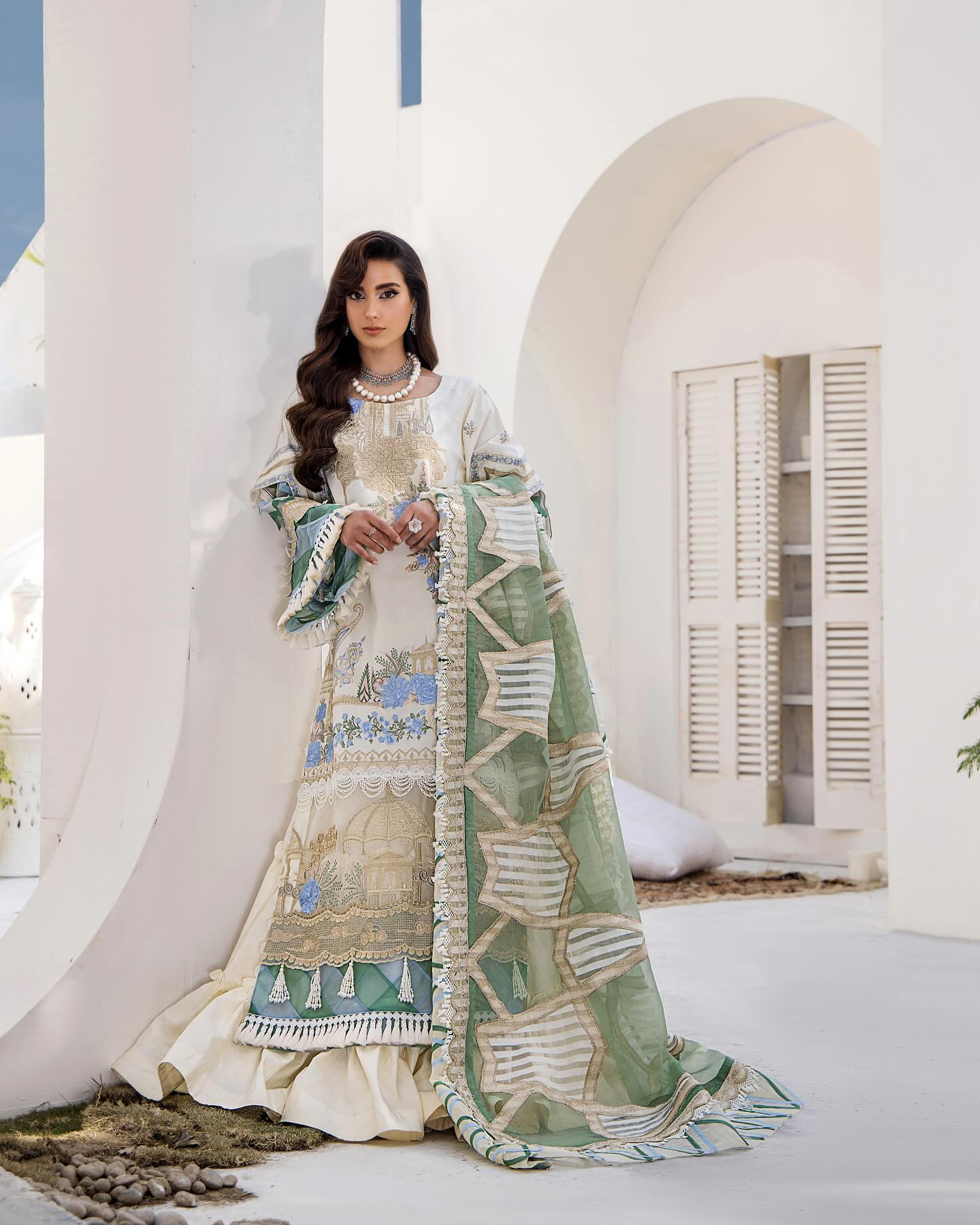 Pakistani Suit: ईद के खास मौके पर पाकिस्तानी सलवार-कमीज के इन डिजाइंस ...