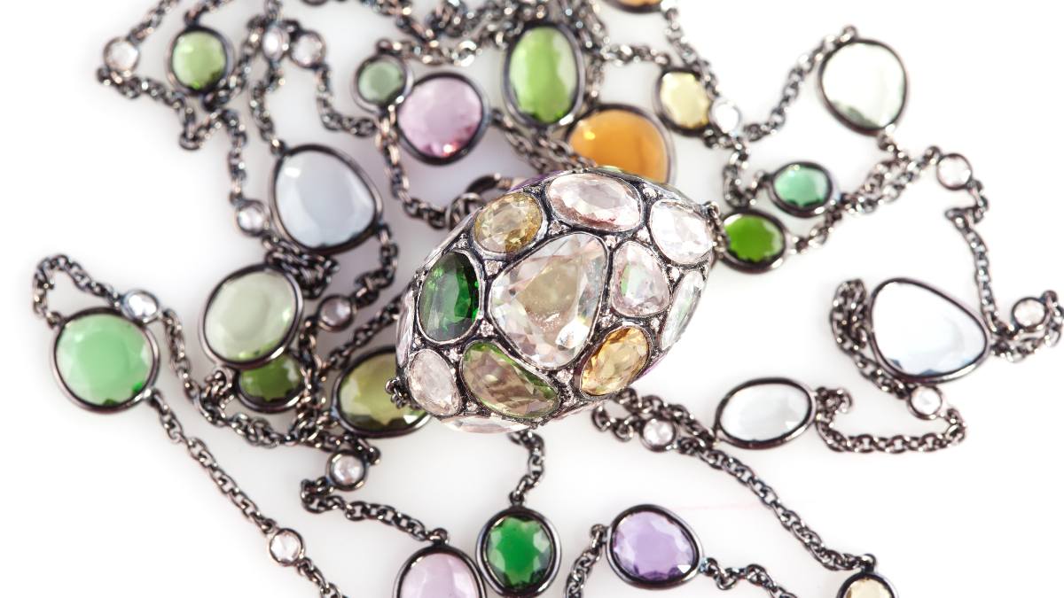 Wear This Gemstone If You're Born In April For Financial Bliss | Herzindagi