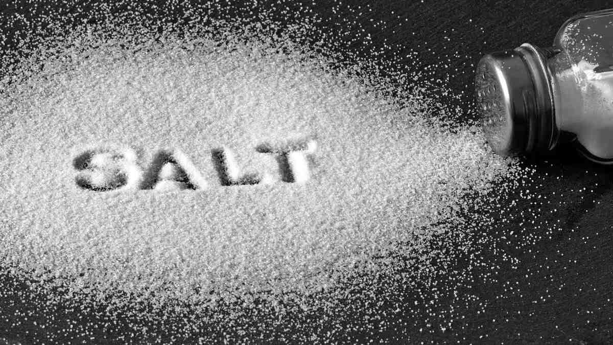 Salt Side Effects: அதிகமாக உப்பு சாப்பிட்டால் ஏற்படும் பக்க விளைவுகள் ...