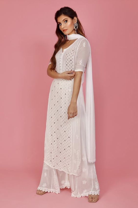 White Chikankari Kurti Deisgns To Slay This Summer | Herzindagi