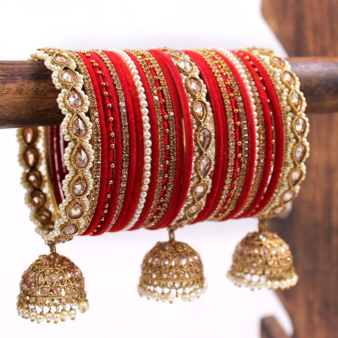 Rakshabandhan 2024 Red Choori Designs: शादी के बाद पहले रक्षाबंधन पर ...