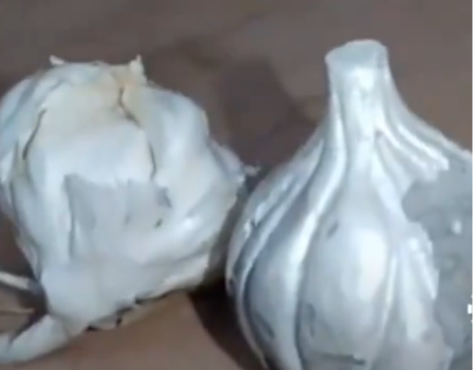 Fake Garlic Made With Cement? Truth Behind The Viral Video | Herzindagi