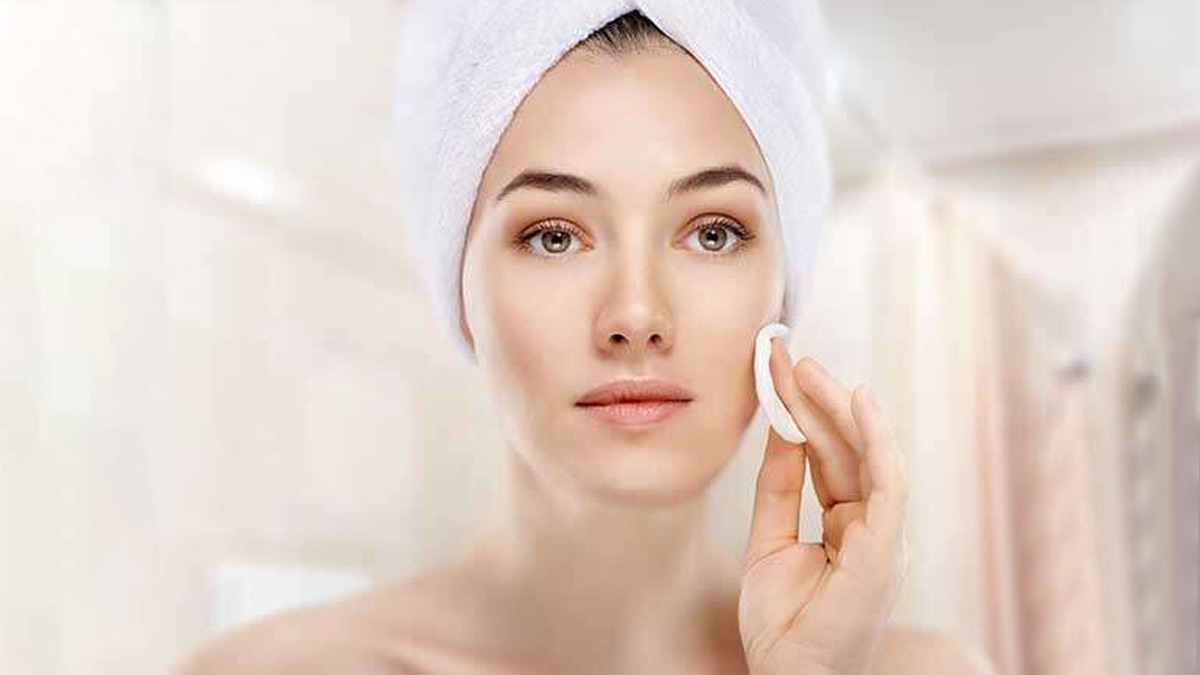 Face CleanUp: घर पर इन चीजों की मदद से करें फेस क्लीन-अप, चिपचिपाहट ...