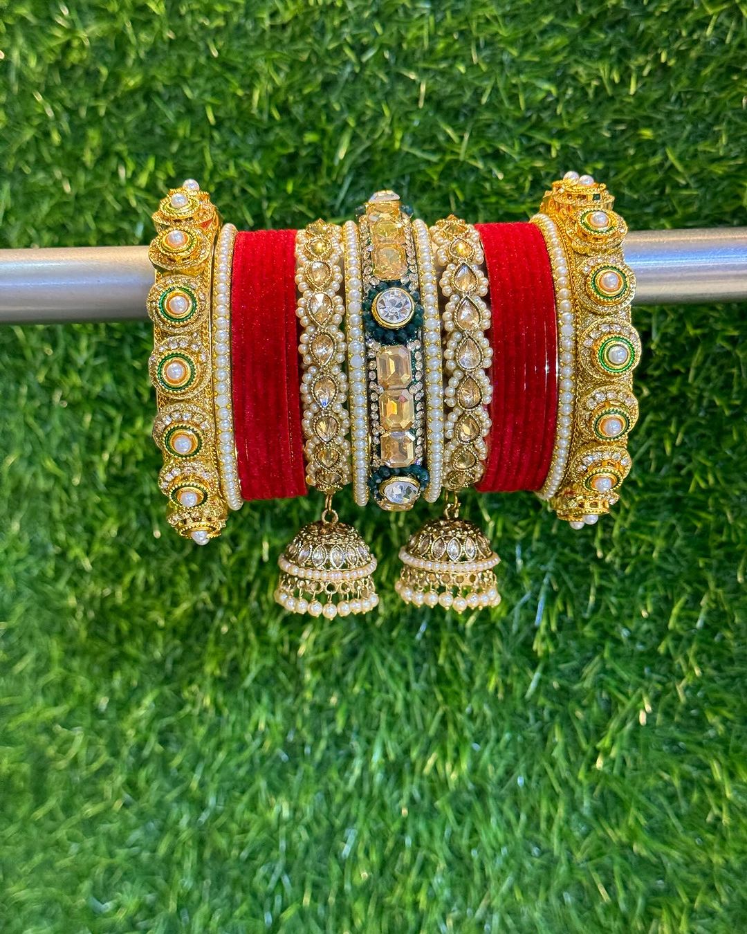 Rakshabandhan 2024 Red Choori Designs: शादी के बाद पहले रक्षाबंधन पर ...