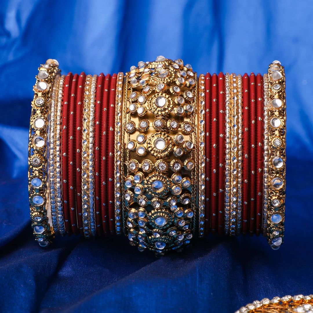 Rakshabandhan 2024 Red Choori Designs: शादी के बाद पहले रक्षाबंधन पर ...