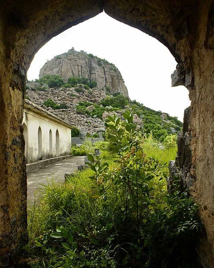 उस फोर्ट की कहानी जिसे छत्रपति शिवाजी ने कहा था अभेद्य दुर्ग, जानें ...